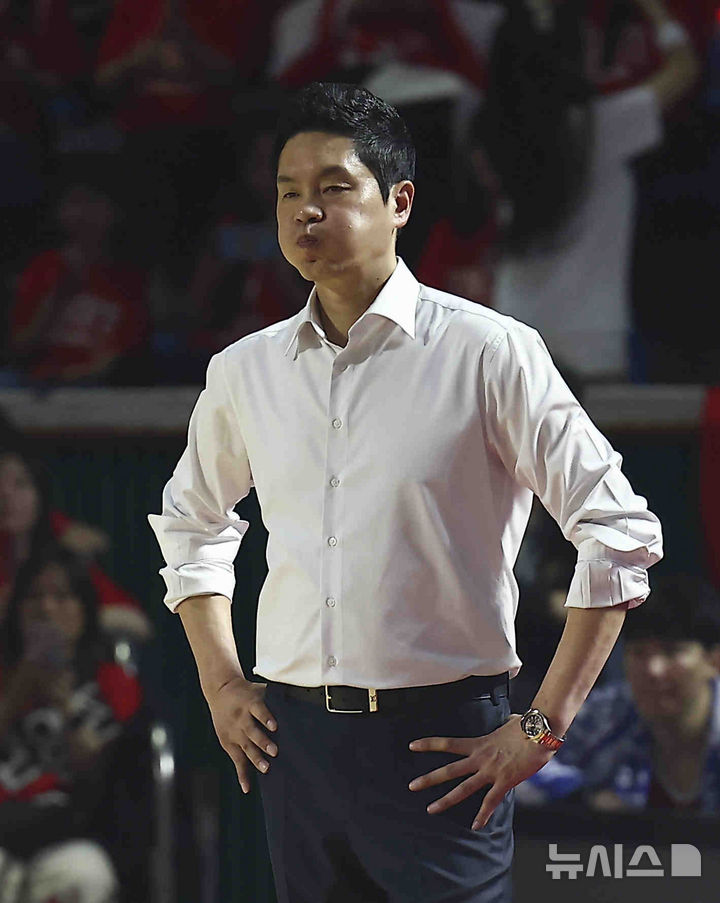 '챔프전 홈 2연패' 전희철 SK 감독 "준비 부족했던 내 책임" :: 공감언론 뉴시스