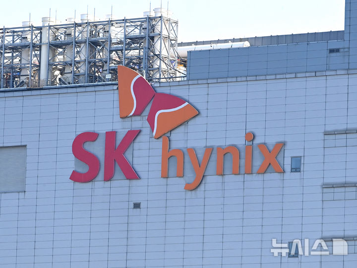 '달리는 말' SK하이닉스 베팅 적중에 개미군단 '함박웃음' :: 공감언론 뉴시스